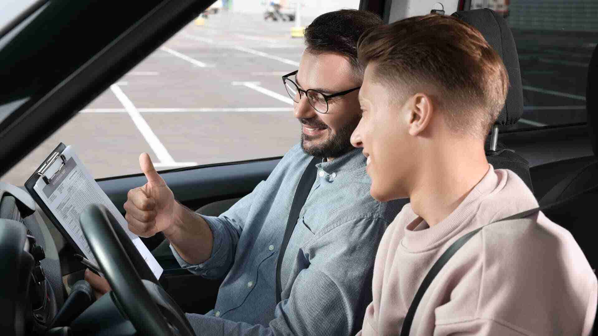 Ouvrir une auto-école - Guide complet et simple